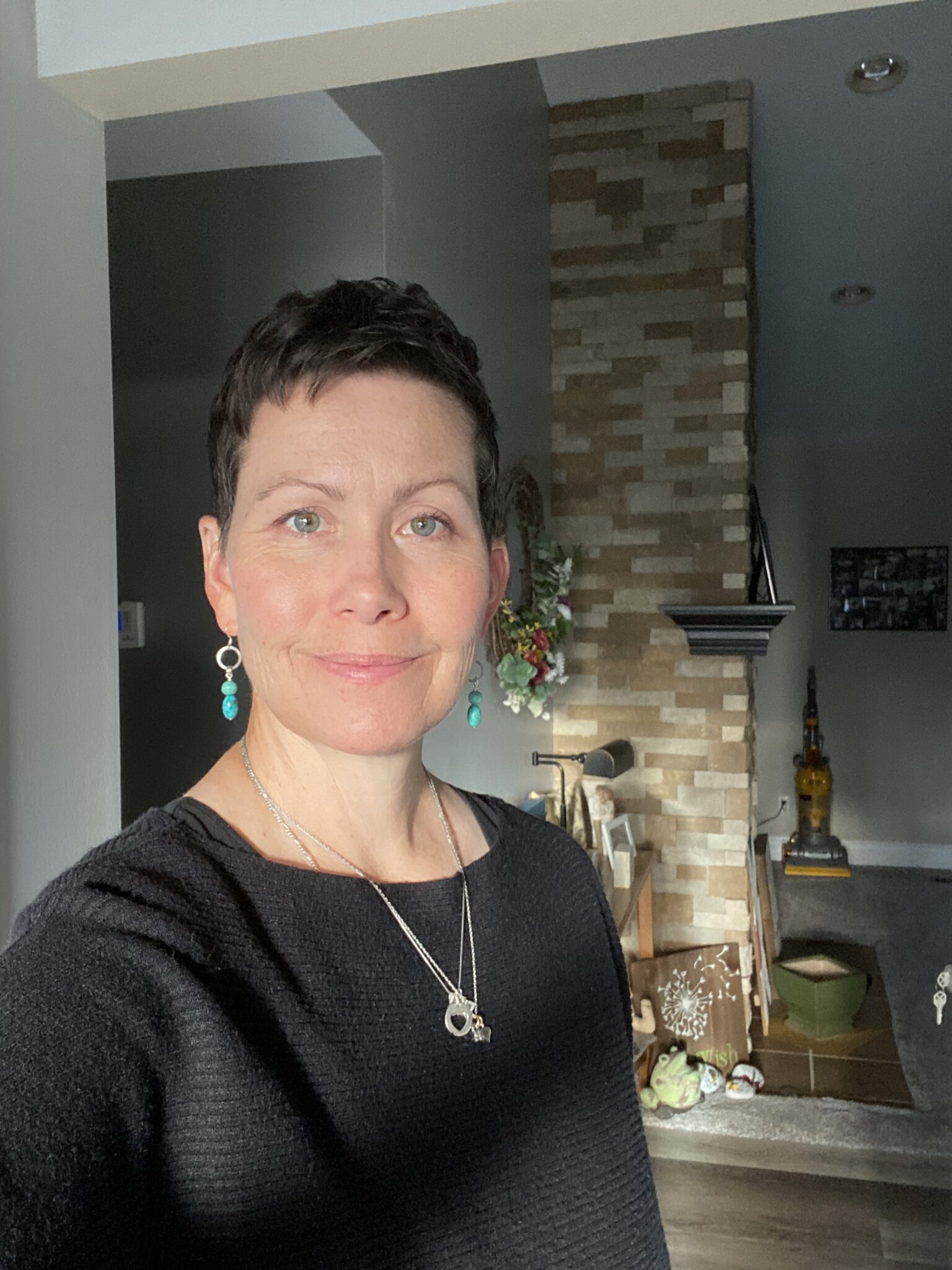 This and That in a Room - Julia Pearce, Author